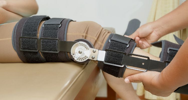 Will I wear a brace after knee replacement surgery? - Physical Therapy ...